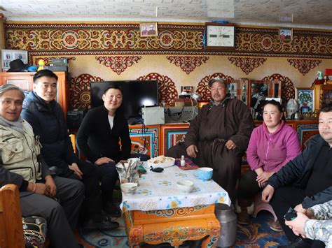 НҮБ ын Суурин зохицуулагч Тапан Мишра өвөлжилт хүндэрсэн 21 аймгийн 240 сумд ажиллаа Isee Mn