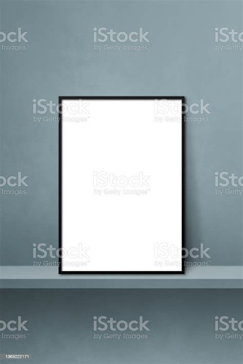회색 선반에 기대어 검은 색 그림 프레임 3d 일러스트레이션 세로 배경 0명에 대한 스톡 사진 및 기타 이미지 0명 공란 기대기 Istock