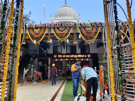 प्रकाश पर्व पर नैनीताल के सिंघ सभा गुरुद्वारे में मनाई गई सिख समुदाय के