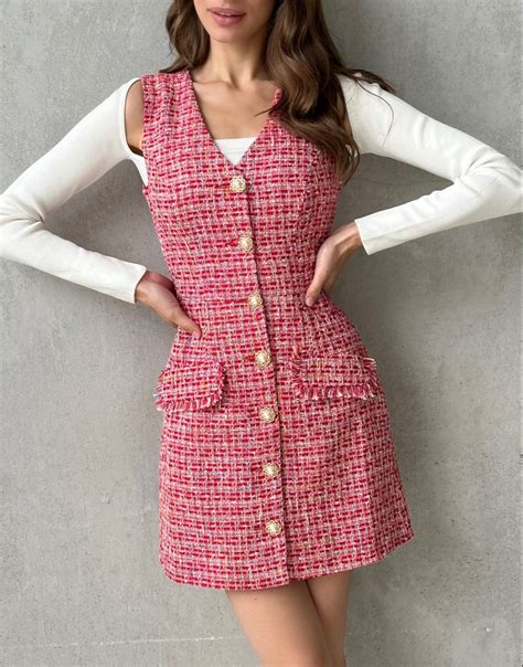 Розовый твидовый сарафан классика на все времена Платье сарафан из твида можно носить как