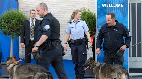 Двама сирийци бяха арестувани в Женева в автомобила им са открити следи от експлозиви Новини бг