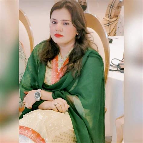 مجھ سے کوئی پوچھے پھول کِھلنے کا عمل اس کو تیرے ہنسنے کا قصہ سناؤں Teamsababhatti