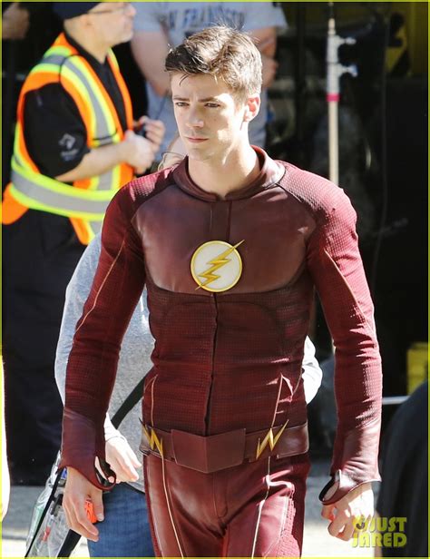 Grant Gustin Films The Flash Season Three Photo 3743424 Photos Just Jared Celebrity