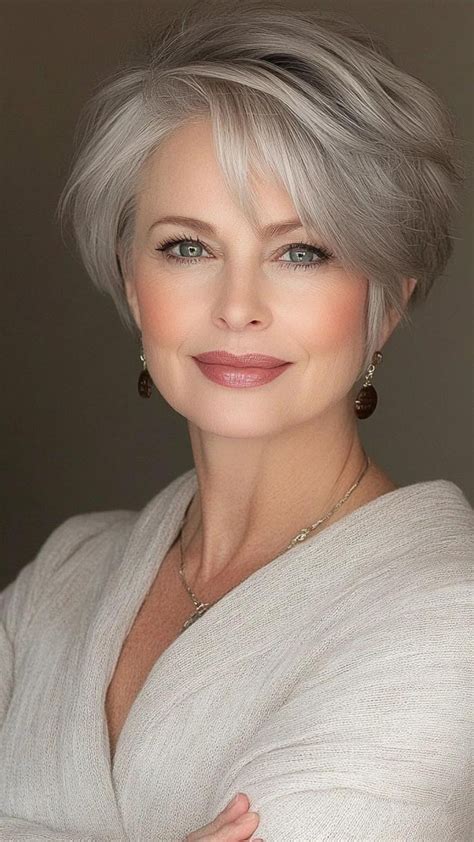 Gorgeous Short Haircuts For Women Over 50 To Rock At Any Age Short