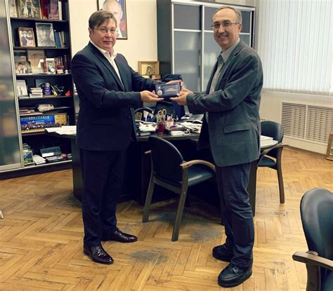 Dsr Ceo Anatoli Pechkov Receives Award From Vsu Director Dsr Corporation