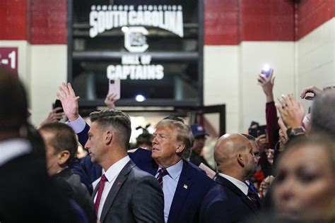 Trump Draws Cheers In Haleys Backyard At Clemson South Carolina