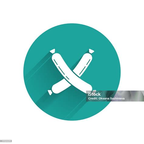 긴 그림자로 고립 된 흰색 교차 소시지 아이콘입니다 구운 소시지와 아로마 사인 녹색 원 버튼입니다 벡터 일러스트레이션 고기에 대한 스톡 벡터 아트 및 기타 이미지 Istock