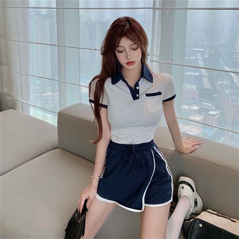 [골프 테니스 투피스세트 여름신상] 투톤 네이비화이트 라인 슬림루즈핏 반팔 카라티 하이웨스트 언발 미니스커트 반바지 치마바지 봄