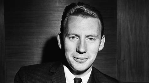 Robert Macneil Dead Pbs Macneil Lehrer Report Co Anchor Was 93