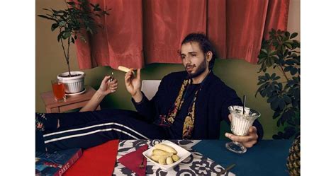 Папи Ханс снима гадже в клип