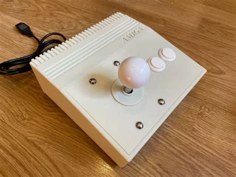 COMMODORE AMIGA CONTROLLER Arcade A Tema DB9 Atari Pinout EUR 82 82 PicClick IT