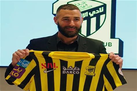 كريم بنزيما يؤدي مناسك العمرة بوابة الأهرام