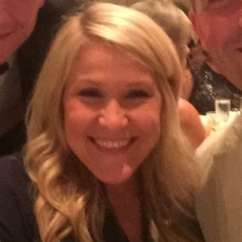 Sarah Hackler Senior Consultant Beautycounter Linkedin