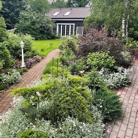 Ландшафтный дизайн двора частного дома 90 фото с идеями Flower Garden Garden Agri