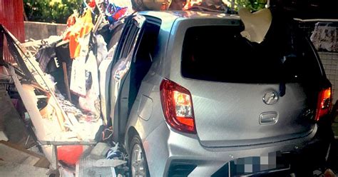 Man Crashes Car Into Pantai Chenang Shop While Retrieving Fallen Phone