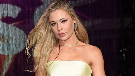 Jutta Leerdam Deelt Video Zonder Befaamde Eyeliner Volgers In Rep En Roer