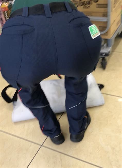 コンビニで女店員がしゃがんだ姿のお尻を盗撮しまくる人が現れる みんくちゃんねる