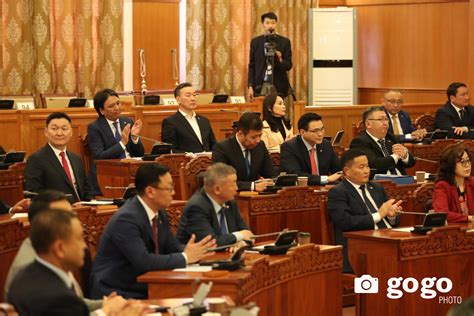 ФОТО Гишүүдийн тоог 126 болгон баталсан УИХ ын чуулганы хуралдаанаас