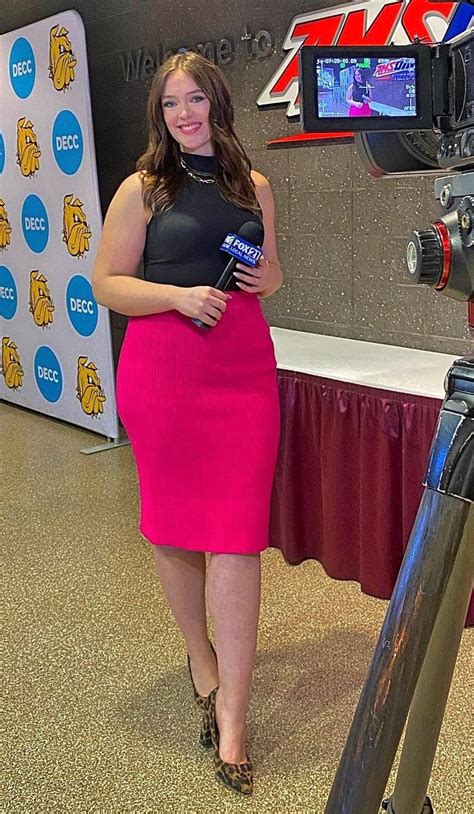 Cam Derr Fox 21 R Curvynewswomen