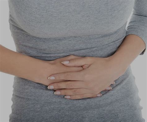 فتق ناف چیست؟ علائم، دلایل، تشخیص و درمان آن