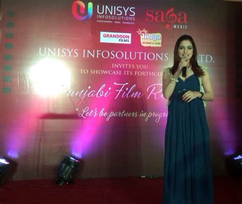 Female Emcee In Delhi India 9999574154 Female Emcee For Corporate Wedding Events In North