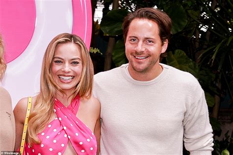 Barbies Bombshell Payday Margot Robbie To Make 50million Daily