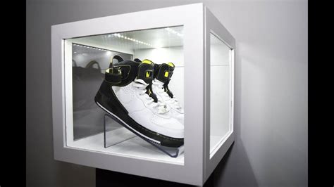 23 Splendid DIY Display Cases Design To Make A Cozy Room