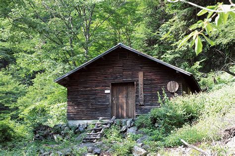 ウソッコ沢小屋日本山小屋完全ガイド PEAKS