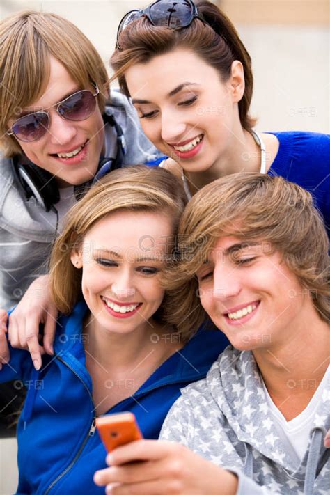 白天高清图片 有手机的青少年 有手机的青少年图片免费下载 5113256133 千图网pro