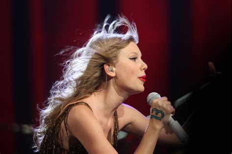 Taylor Swift 1 Billion Residency Rumours Insider Reveals The Real