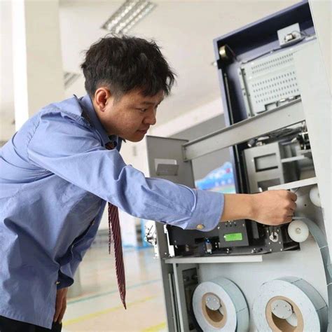 铁路售票员的多个角色旅客票据服务