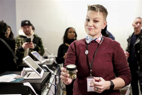 New Yorks First Recreational Dispensary Opens In NYC At 4 20pm