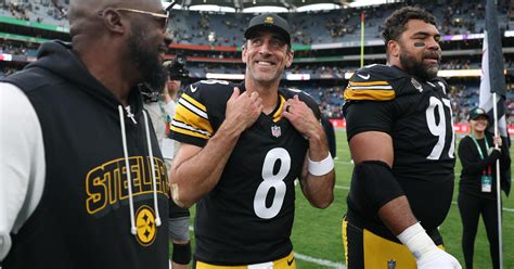 Aaron Rodgers Enjoys Another Win Over The Minnesota Vikings