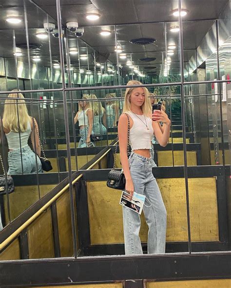 Whitney Thornqvist Scrolller