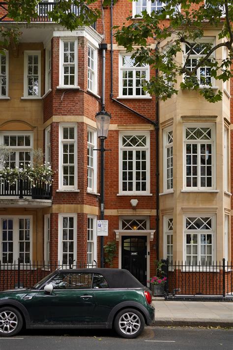 Living In London Is Tough But Now That Im Settled I Try To Help