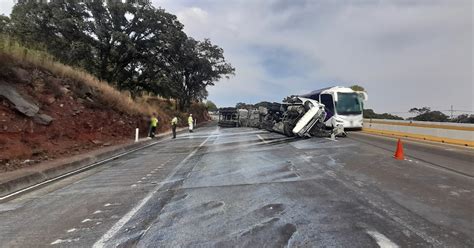¿qué Pasó En La Autopista México Querétaro Volcadura De Tráiler