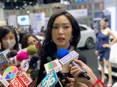 อัลบั้มภาพ เมย์ พิชญ์นาฏ เป็นห่วง เป้ย ปานวาด โดนโยงข่าวดราม่า พริตตี้แย่งสามีนางร้าย