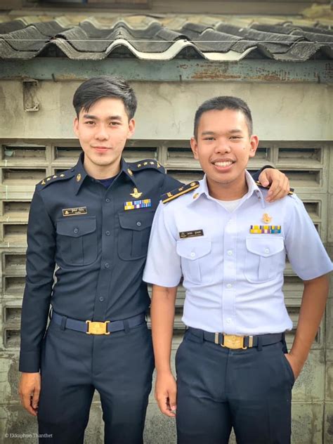 การแต่งกายทึ่ถูกต้องตาม พนักงานรถจักรการรถไฟแห่งประเทศไทย Facebook