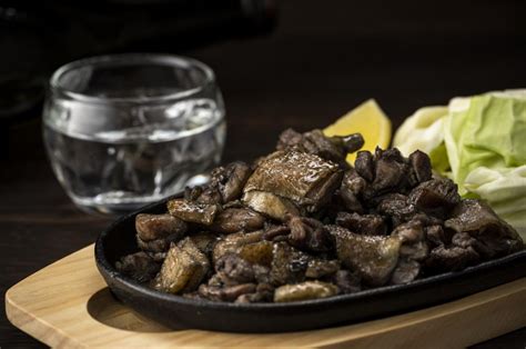 地鶏の炭火焼きとは｜鶏の旨味と炭の薫りがたまらない宮崎名物｜宮崎県