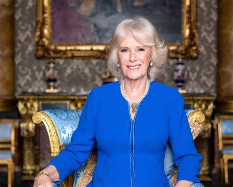 بالاترین ترفند آرایش چشم ملکه کامیلا او را جوان‌تر نشان می‌دهد عکس