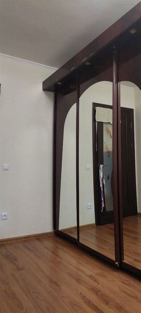 Продається шафа не дорого 5 000 грн Меблі для спальні Калуш на Olx