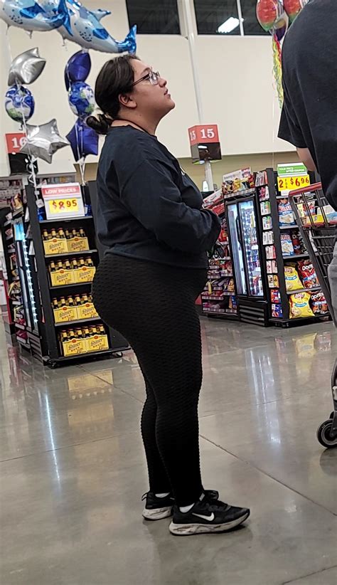 Cubby Sees Camera And Likes It Big Ass Vpl Spandex Leggings And Yoga