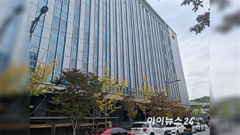 카톡 장애도 억울한데…해킹메일·스미싱 기승에 두번 운다 [인터넷 블랙아웃]