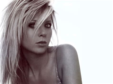 Tara Reid Sexy Wallpaper Images