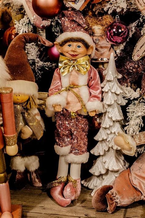 5 საახალწლო გმირი რომლებსაც სახლში ახალი წელი მოჰყავთ მშობლები