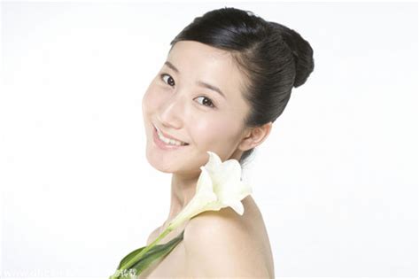 完美女人有六大标准：相貌平凡爱微笑 坚持运动完美女人女人会凤凰时尚