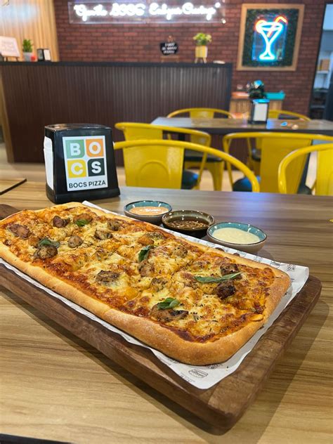 Bocs Pizza A Growing Chain Of Square Pizzas