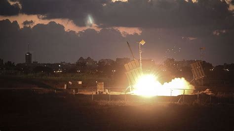 ХАМАС удари Израел с ракети ЦАХАЛ отвърна с бомби видео Новини бг