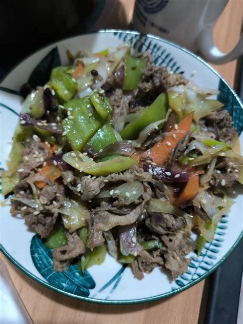 【炒了20多年的葱爆羊肉图片】lizzyruo下厨房