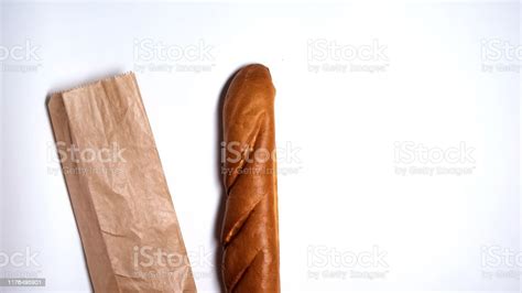 종이 포장 및 흰색 배경에 누워 재사용 가능한 에코 가방 생태 절약 바로 위에 대한 스톡 사진 및 기타 이미지 바로 위 종이 봉투 가방 Istock